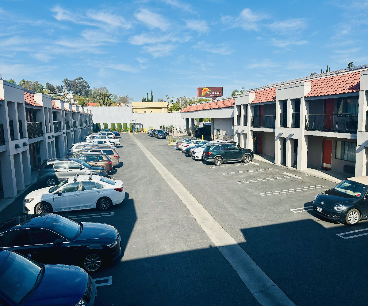 Photo Gallery | The Hills Inn Eagle Rock